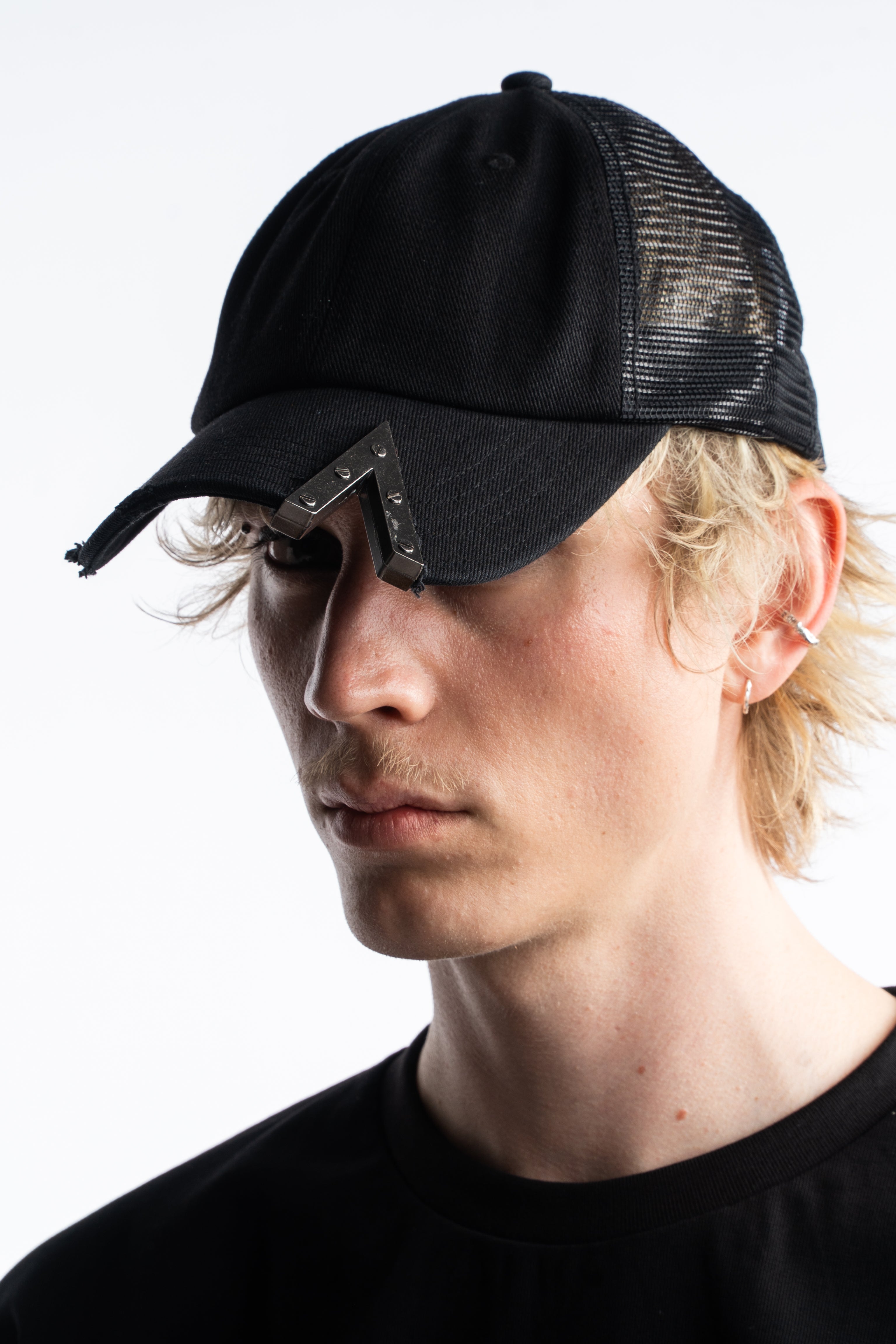 Fine Chaos Signature Metal Cut Cap – HIGHKIOSK